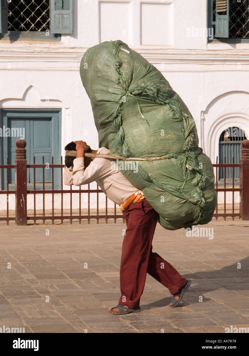 PORTER CARRYING LOAD SHERPA STYLE Kathmandu Himalayas Nepal Asia Stock ...