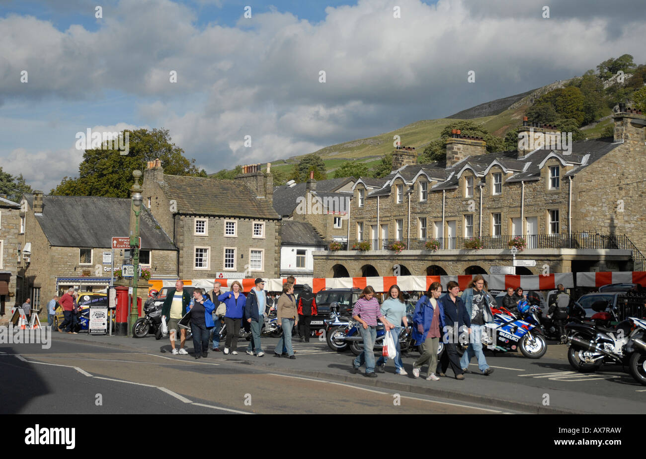 Settle market square hi-res stock photography and images - Alamy