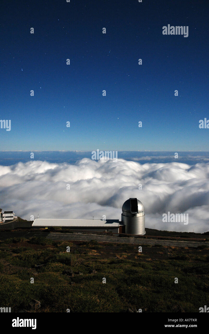 The Mercator Telescope on the Roque de Los Muchachos Observatory on La ...