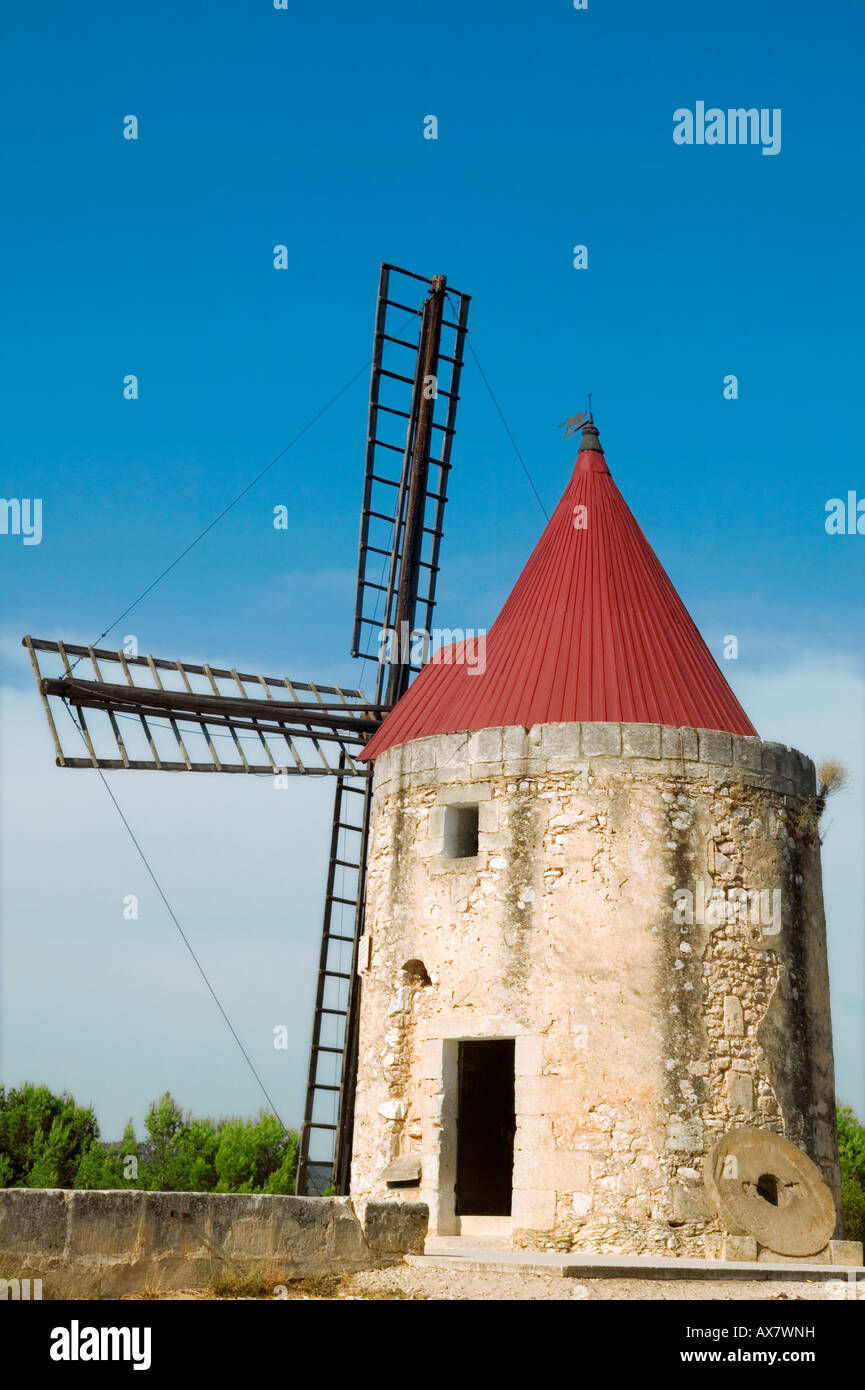 DAUDET WINDMILL - FONTVIEILLE - PROVENCE - FRANCE Stock Photo - Alamy