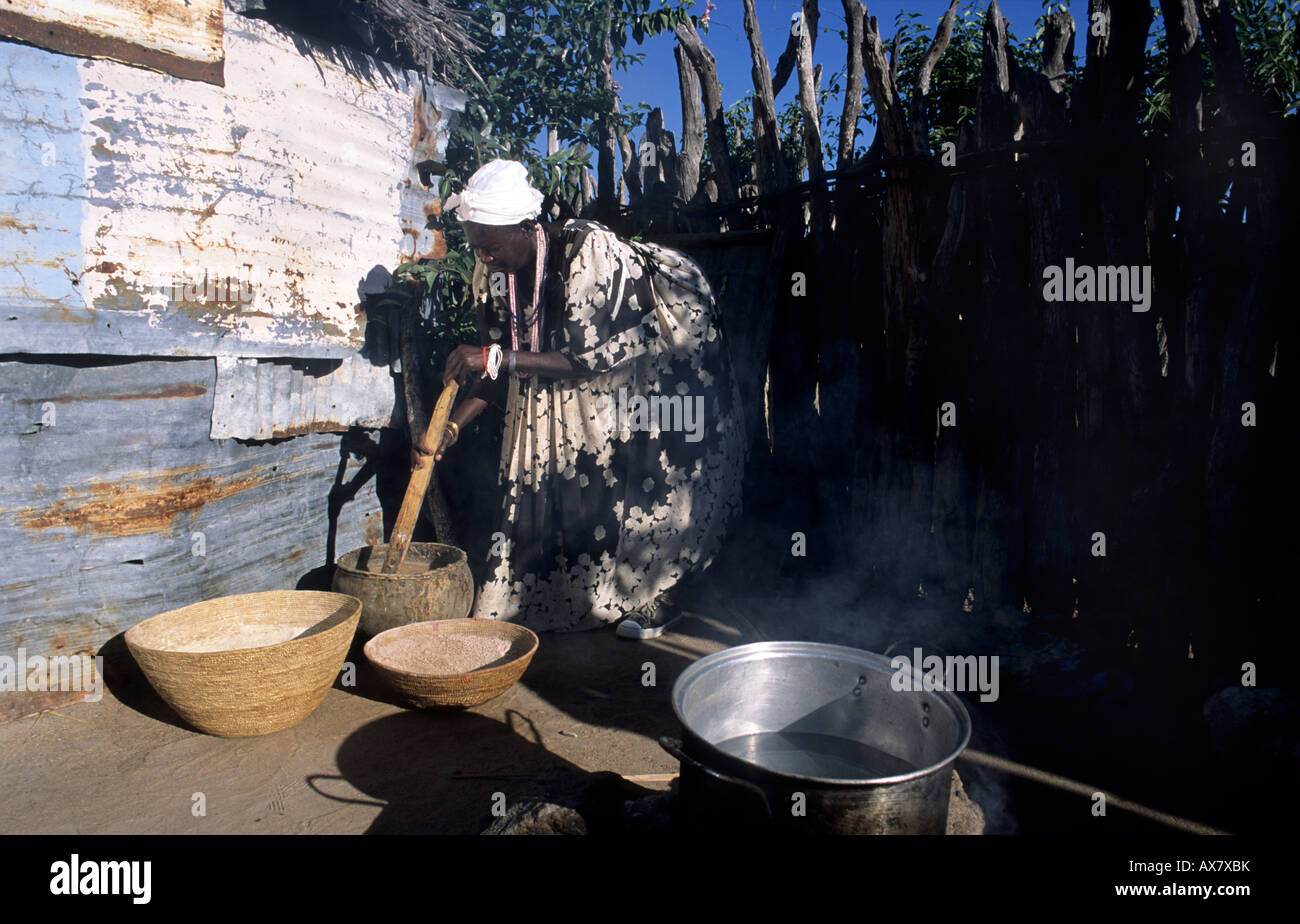 Ovamboland hut hi-res stock photography and images - Alamy