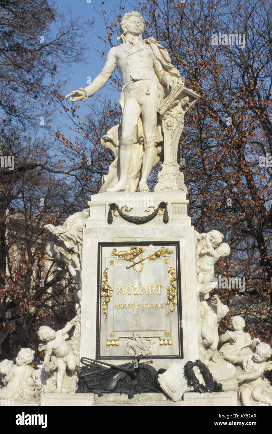 Mozart monument in the Viennese castle garden Stock Photo - Alamy