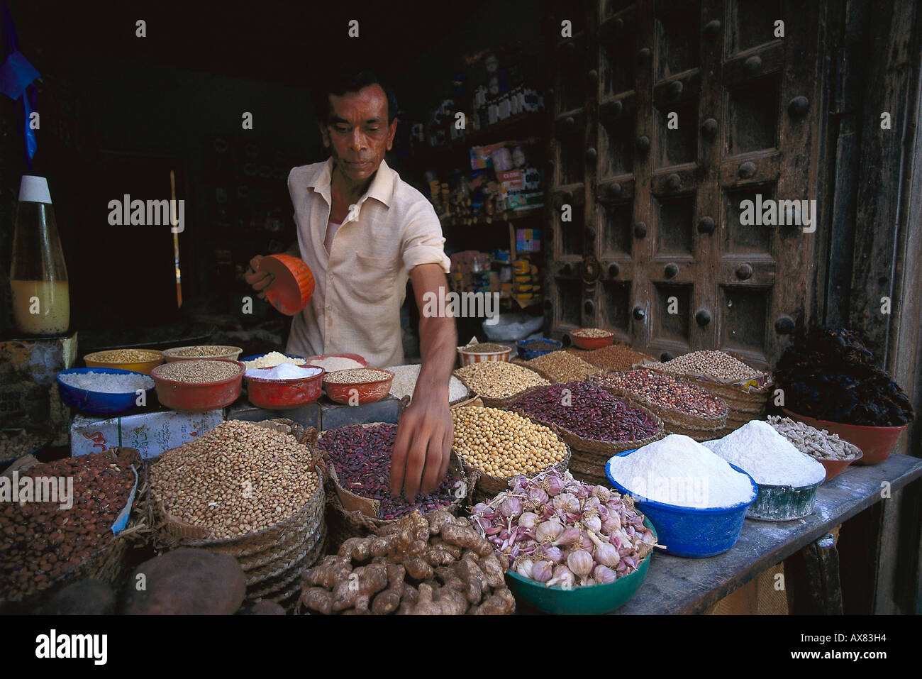 Zanzibar spices market hi-res stock photography and images - Alamy