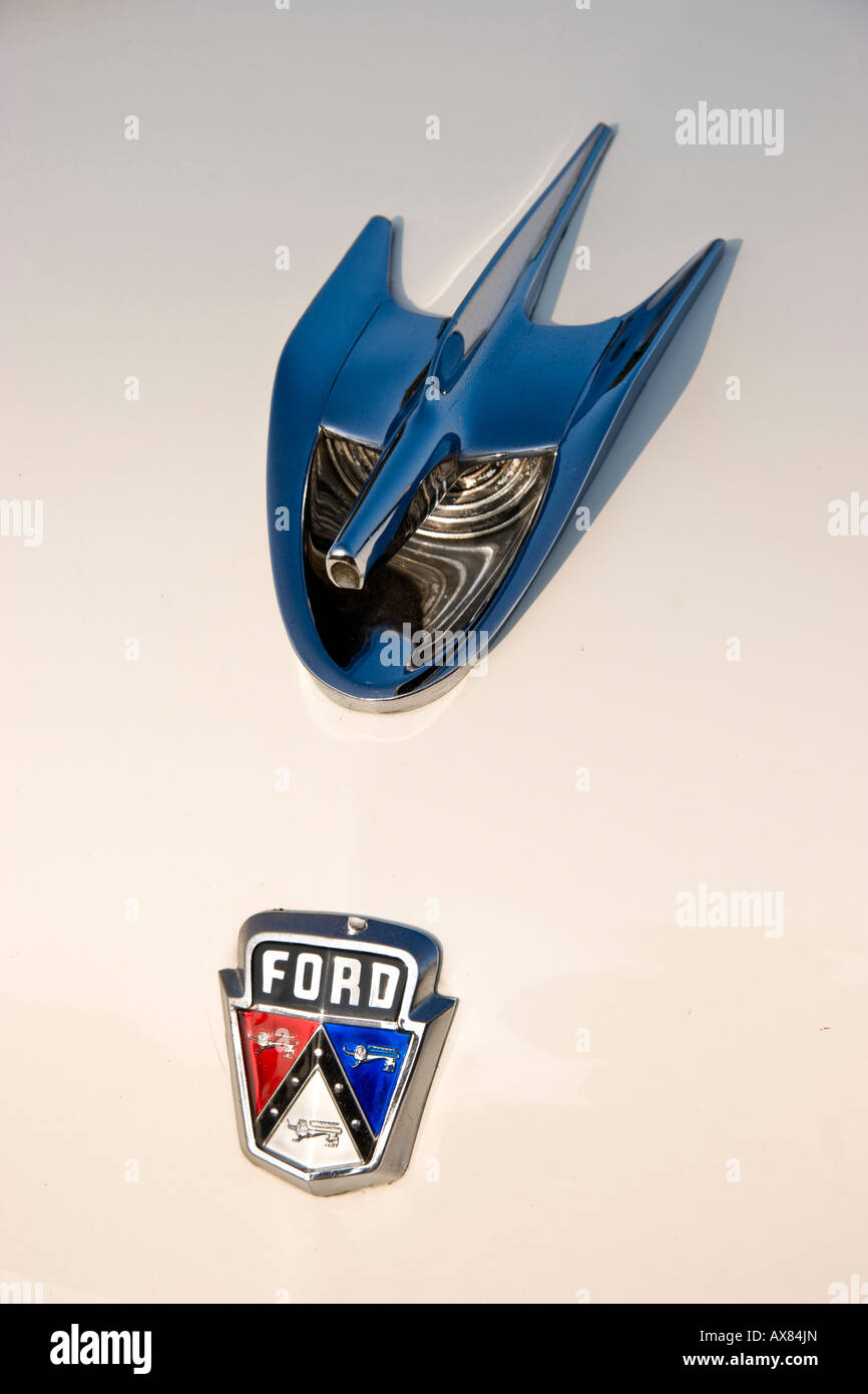 Ford Fairlane Club Sedan 1956 bonnet mascot Stock Photo - Alamy