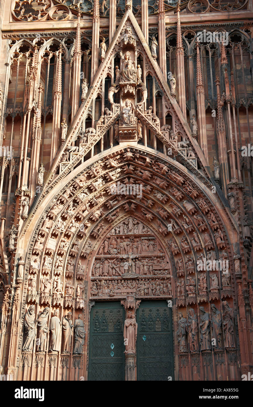 The strasbourg cathedral hi-res stock photography and images - Alamy