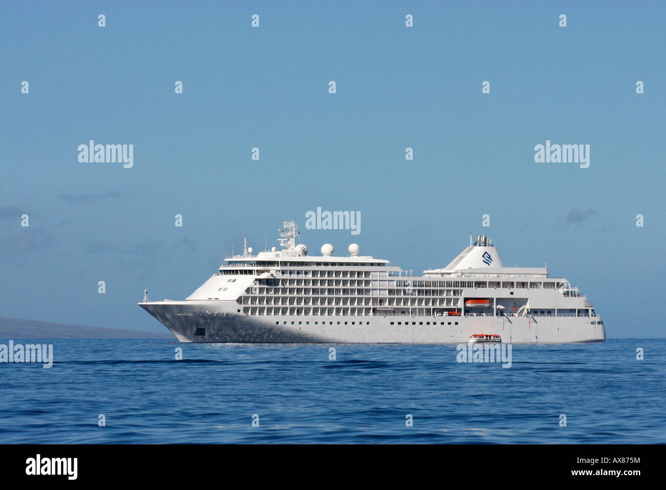 Cruise ship in the Pacific Ocean Stock Photo - Alamy