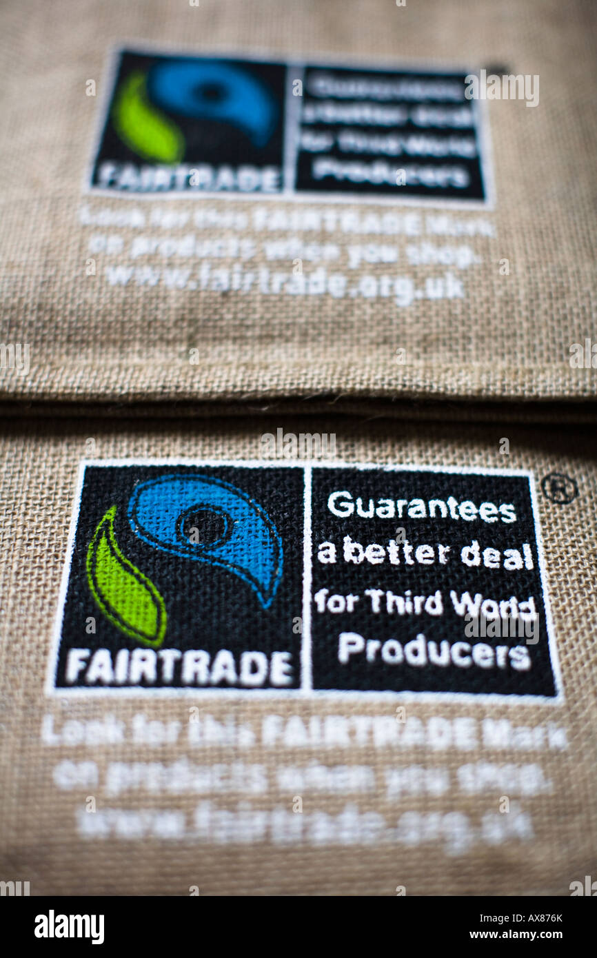 Fairtrade logo on hessian shopping hi-res stock photography and images ...
