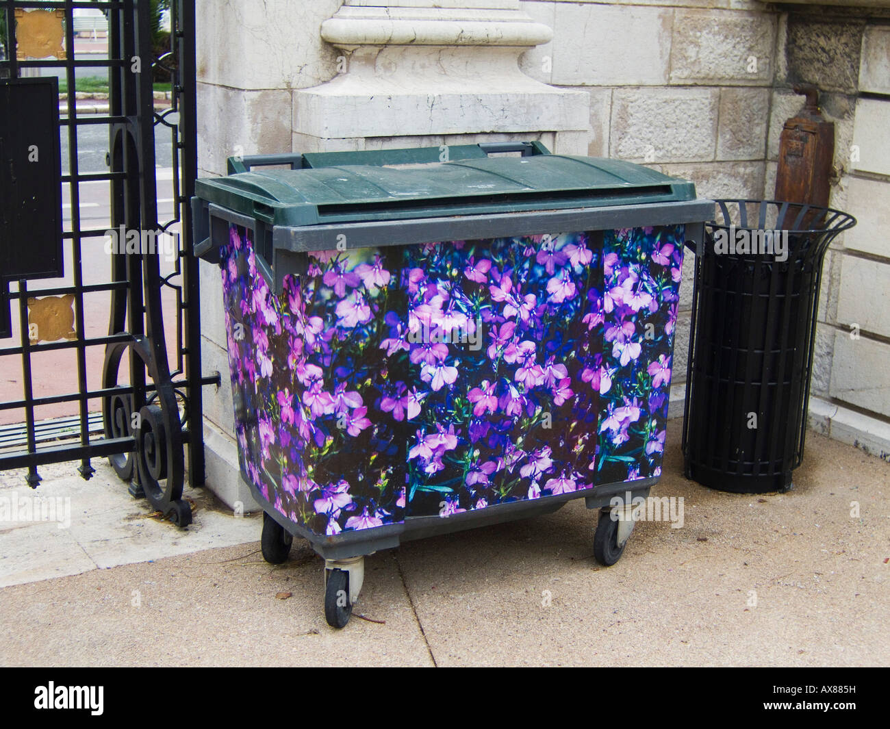 Refuse bins hi-res stock photography and images - Alamy