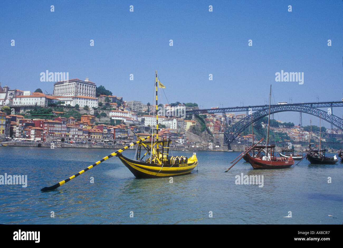 Barcos de rio hi-res stock photography and images - Alamy