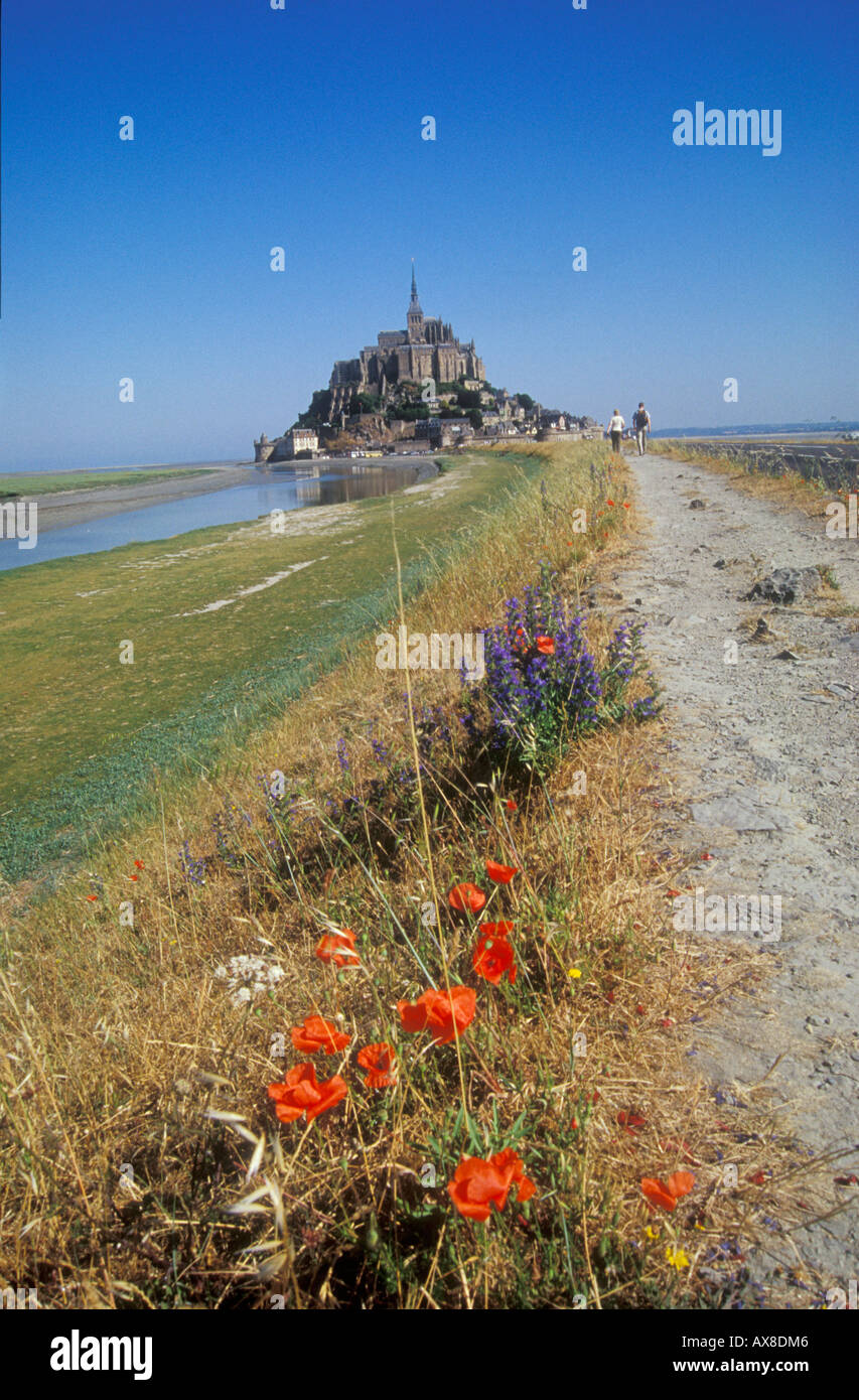 Mont saint michel under sky normandy hi-res stock photography and ...