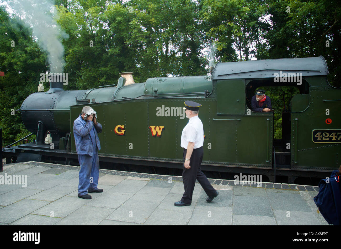 Bodmin parkway station hi-res stock photography and images - Alamy