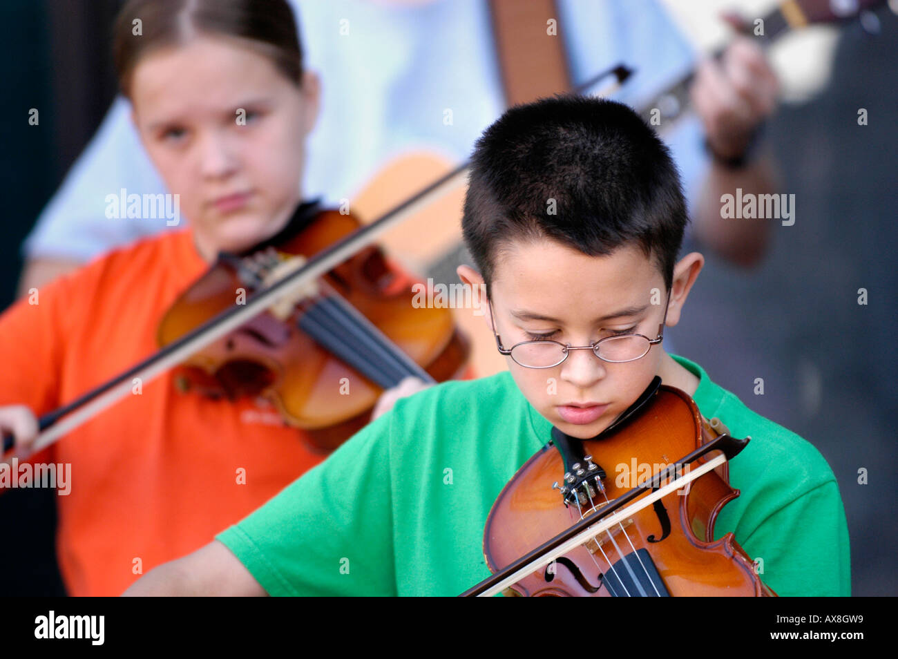 Male playing a violin hi-res stock photography and images - Alamy