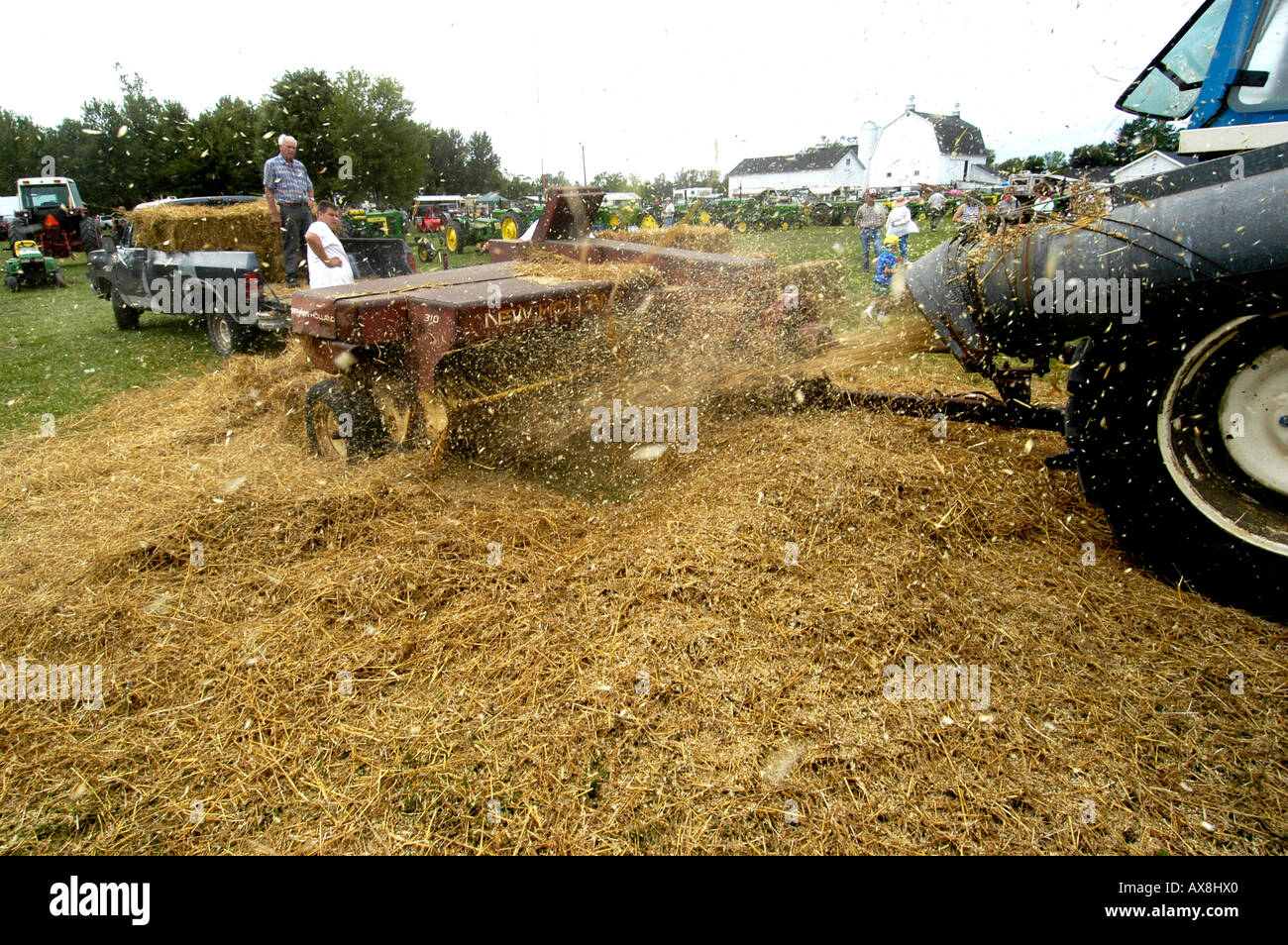 Square bails hi-res stock photography and images - Alamy