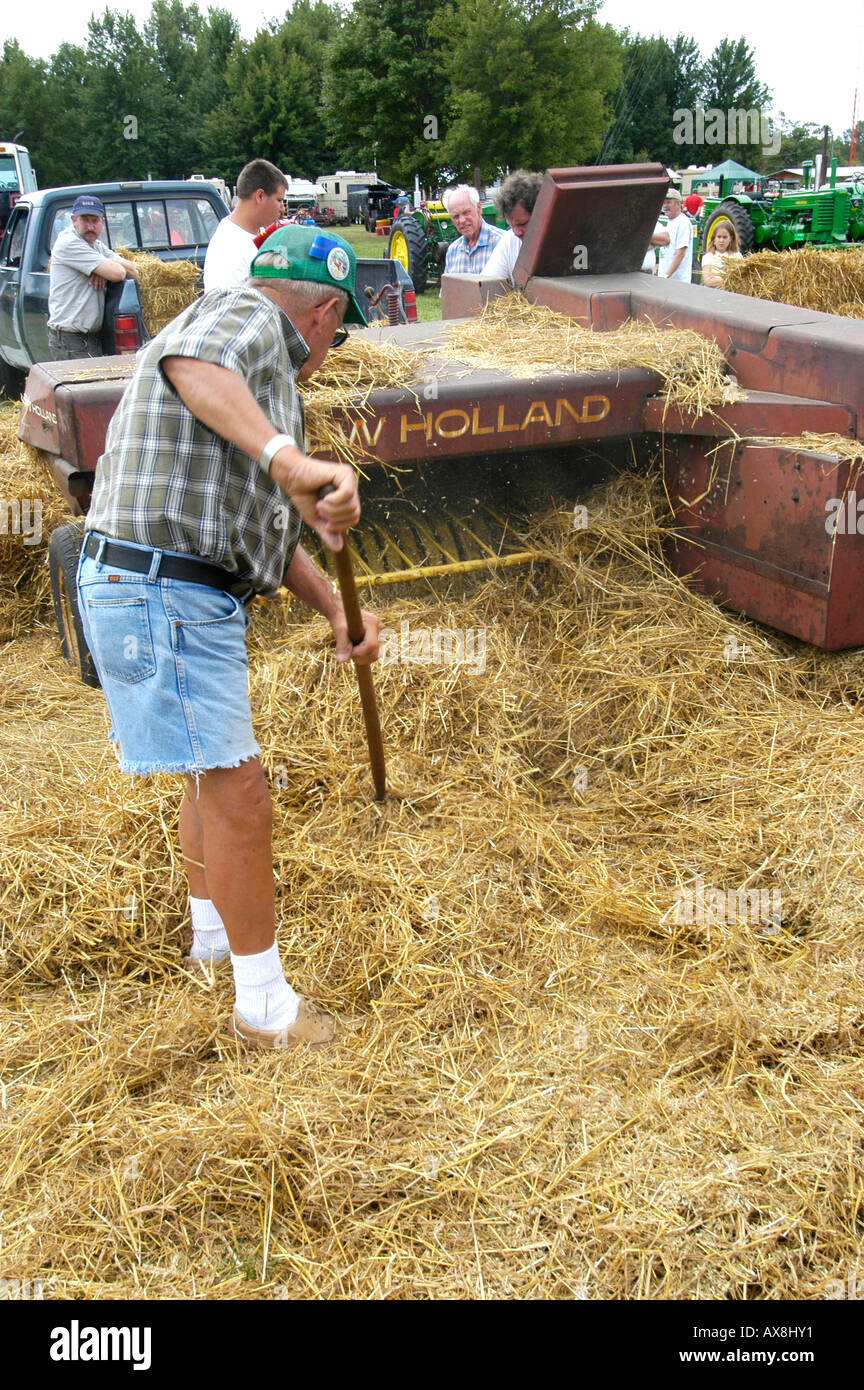 Square bails hi-res stock photography and images - Alamy