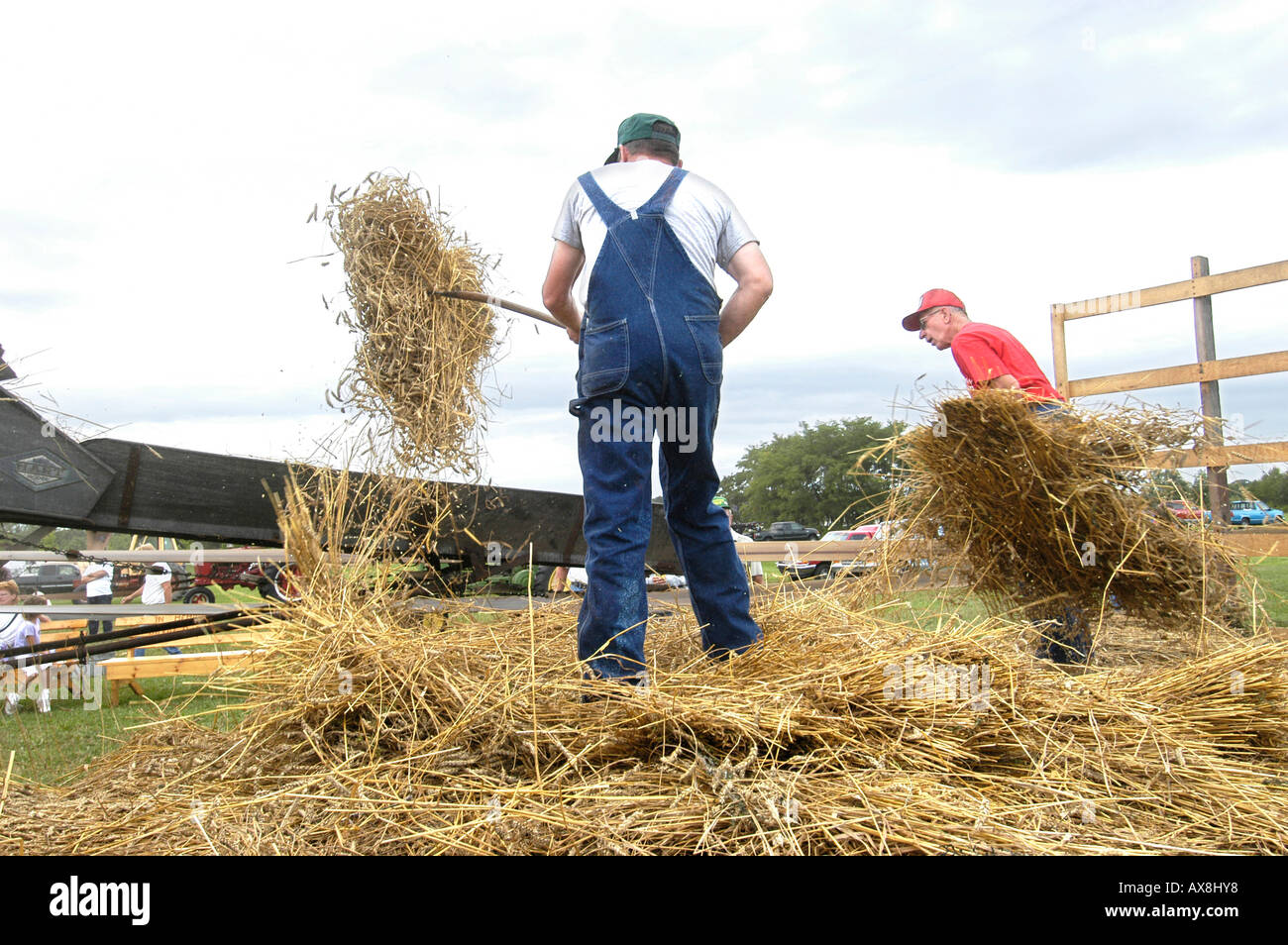 Square bails hi-res stock photography and images - Alamy