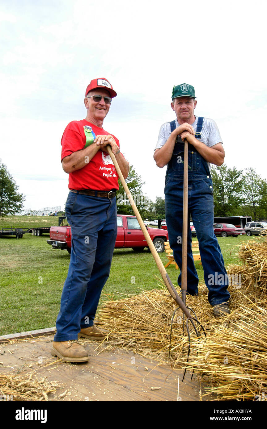 Square bails hi-res stock photography and images - Alamy