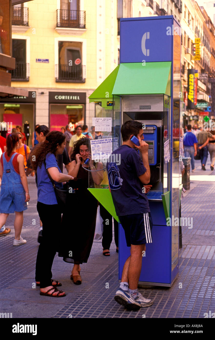people, talking, public telephone, public telephones, Calle del ...