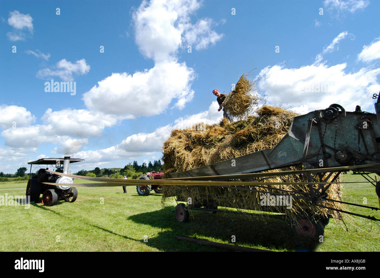 Threshing oats hi-res stock photography and images - Alamy