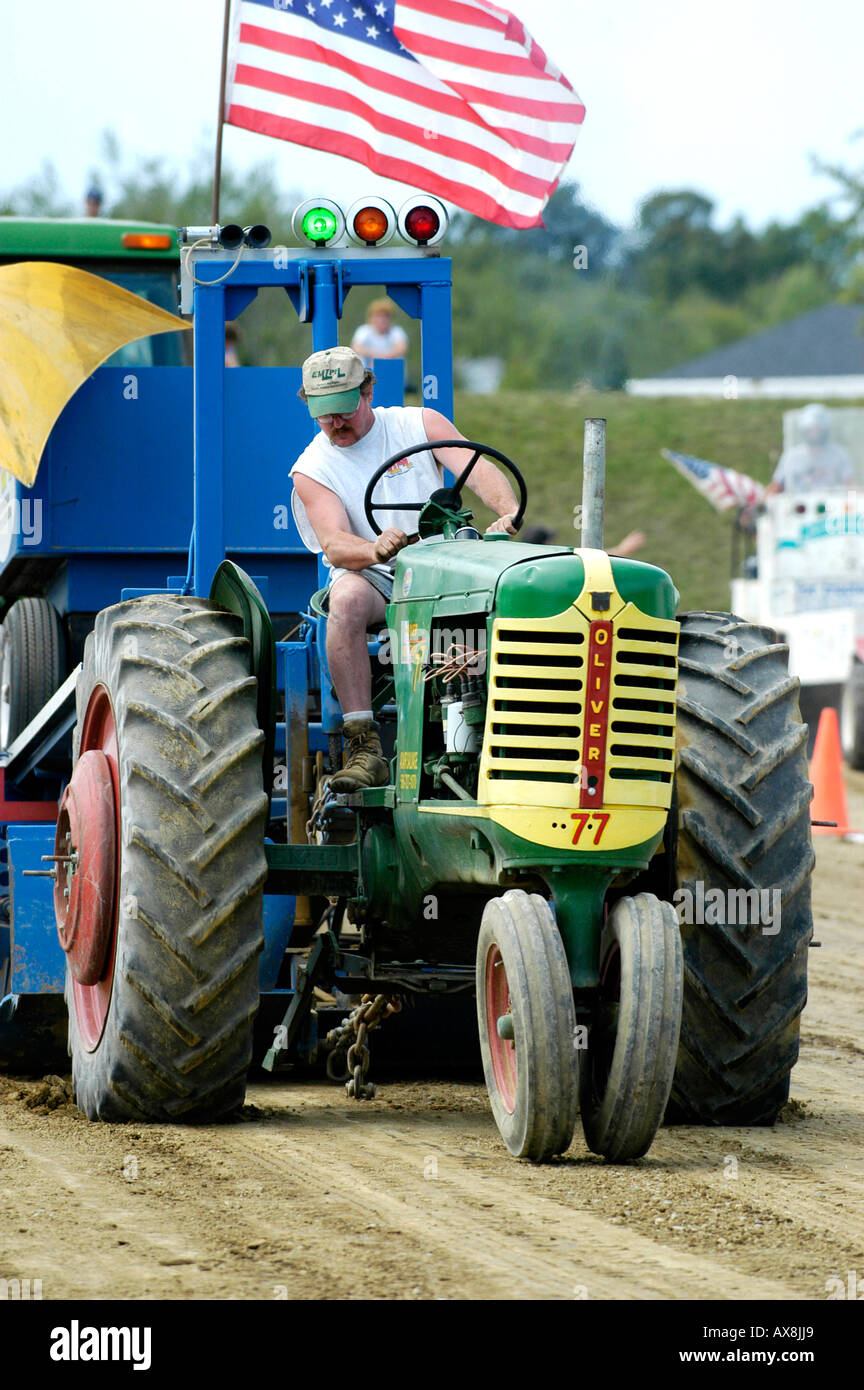 Tractor pull compete hi-res stock photography and images - Alamy