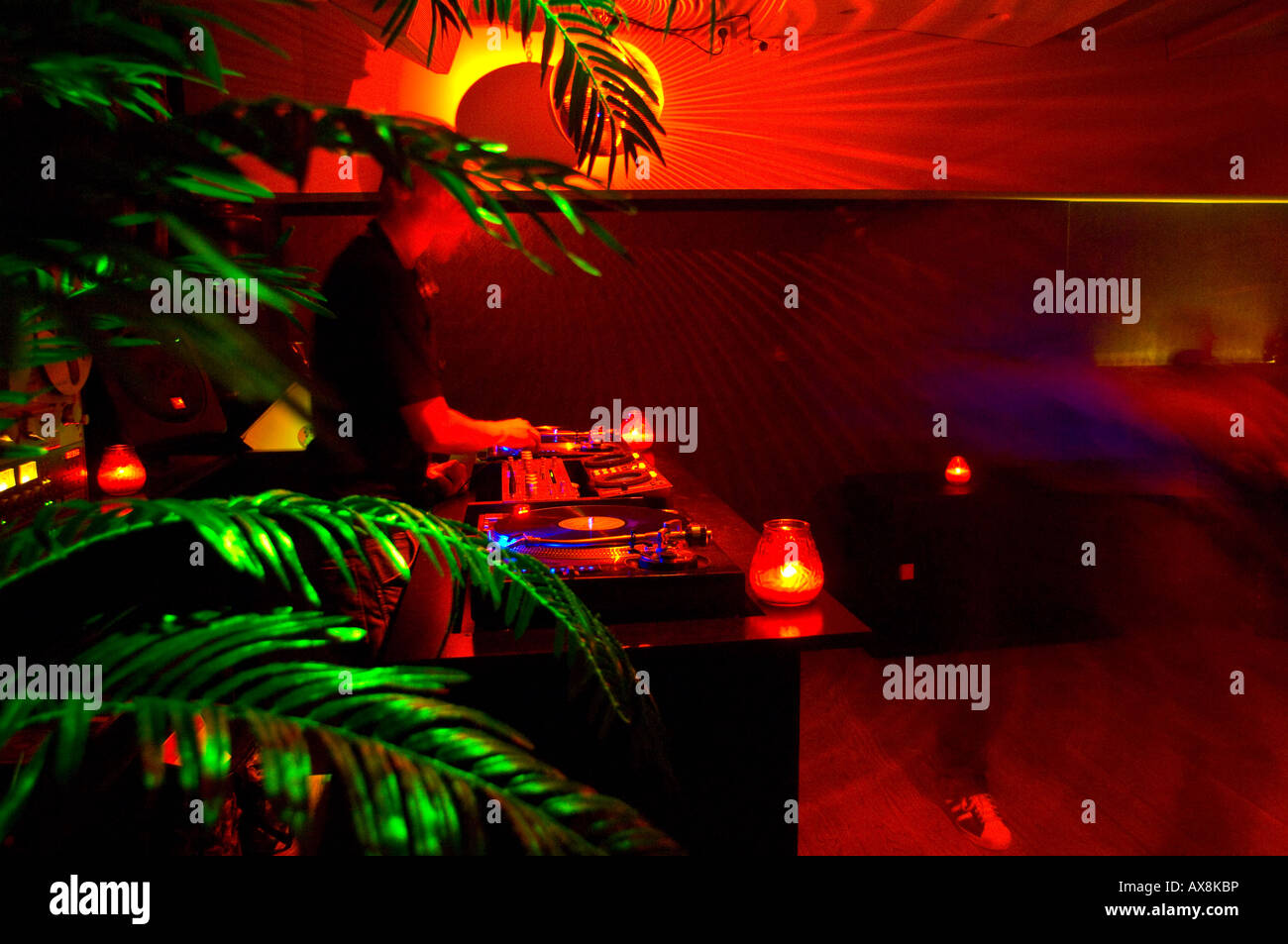 Legends nightclub hi-res stock photography and images - Alamy