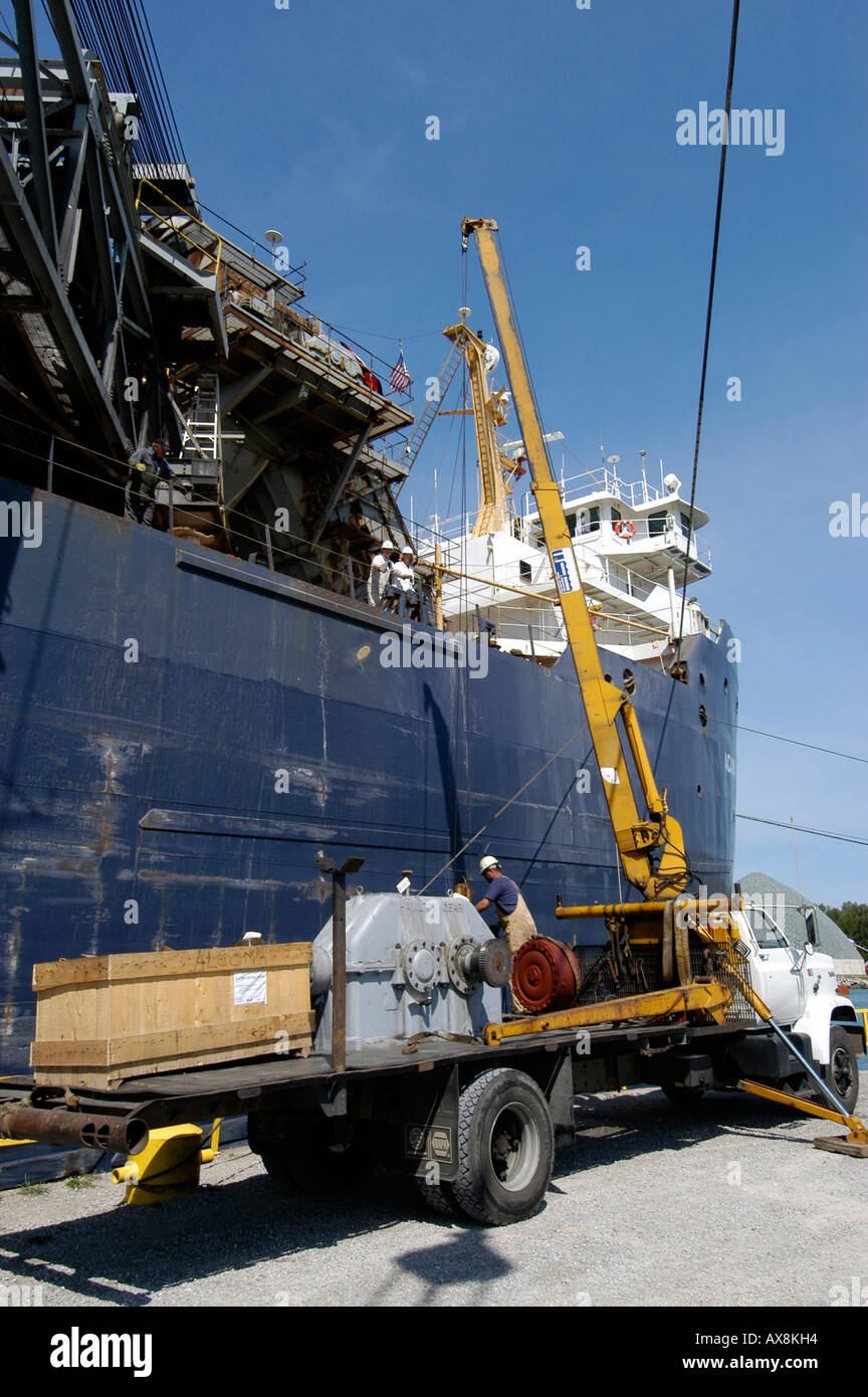Freighter detroit river hi-res stock photography and images - Alamy