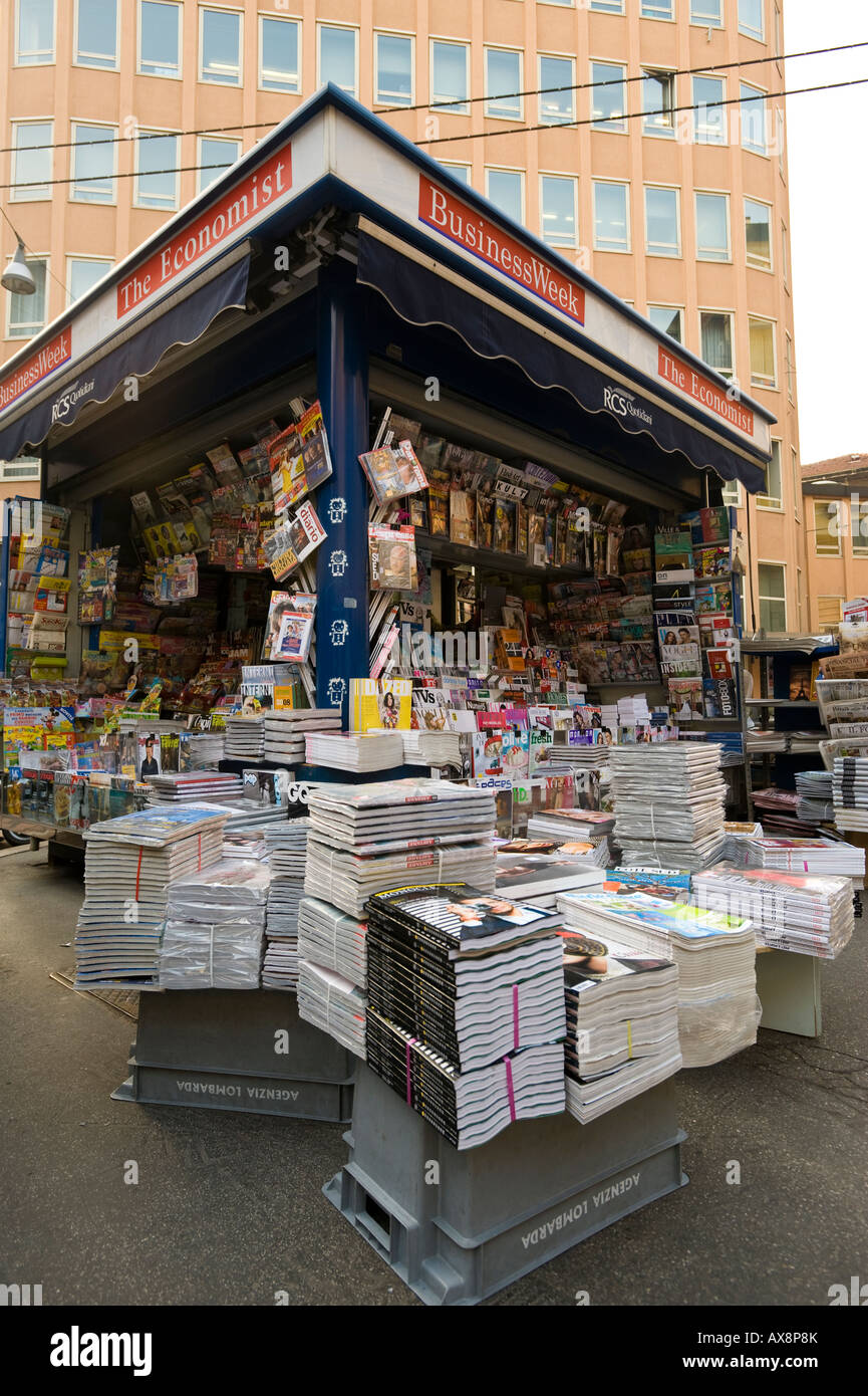 Magazine kiosk hi-res stock photography and images - Alamy