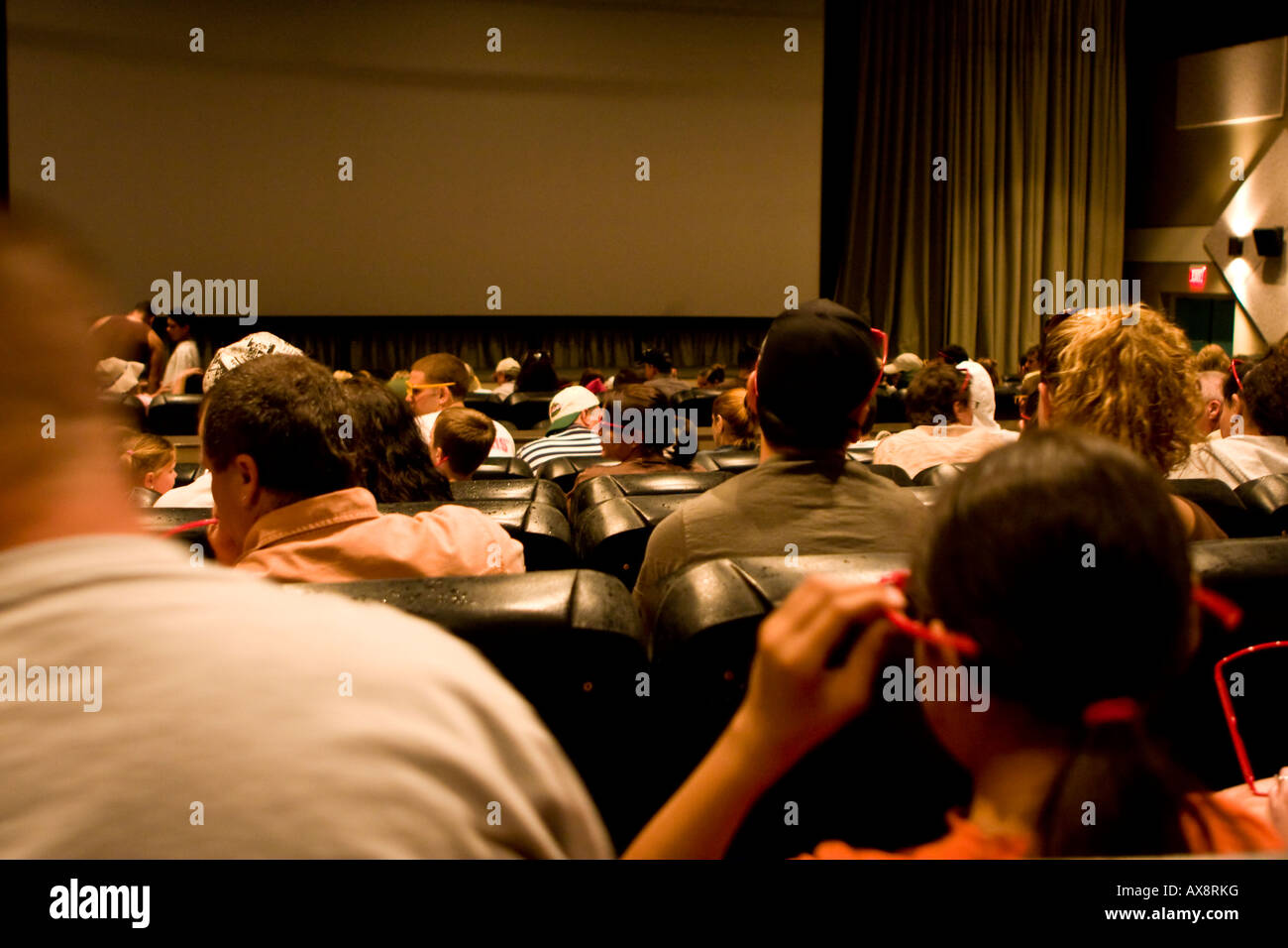 Movie theater screen crowd not audience hi-res stock photography and ...