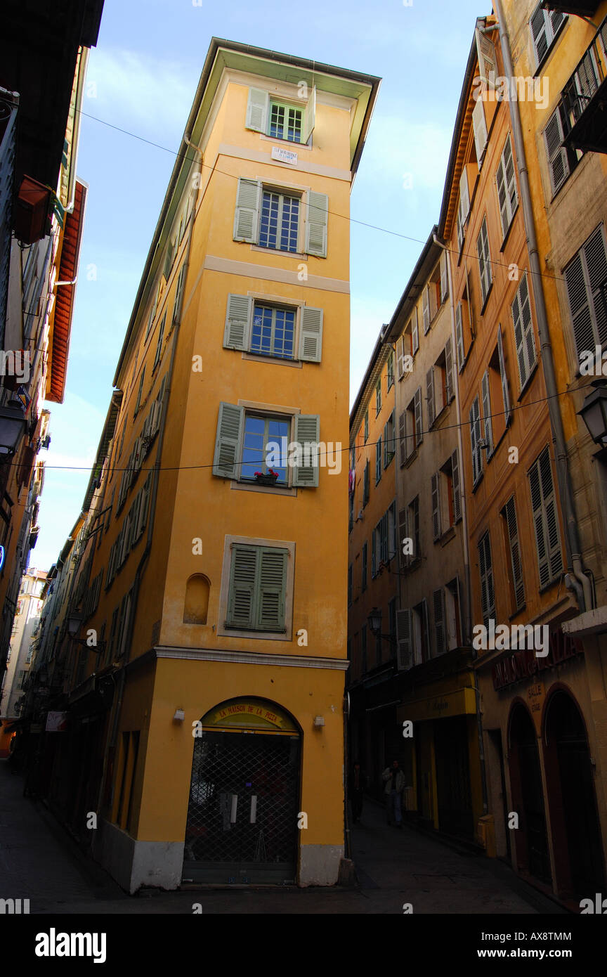 Buildings in old town of Nice Stock Photo - Alamy