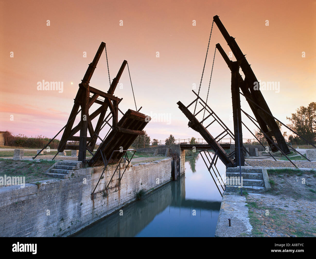 Vincent van gogh the bridge of arles hi-res stock photography and ...