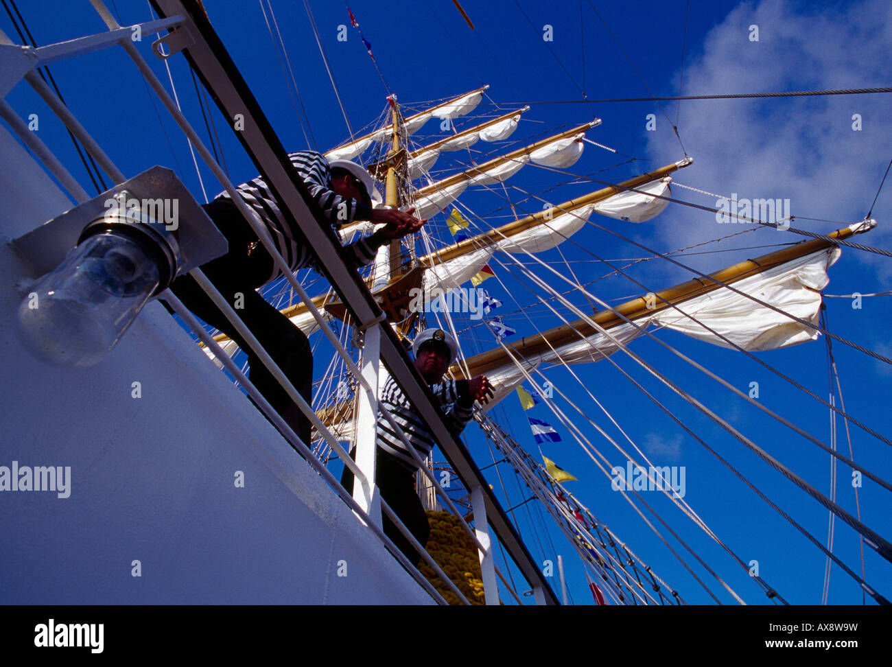 Ship crew members hi-res stock photography and images - Alamy