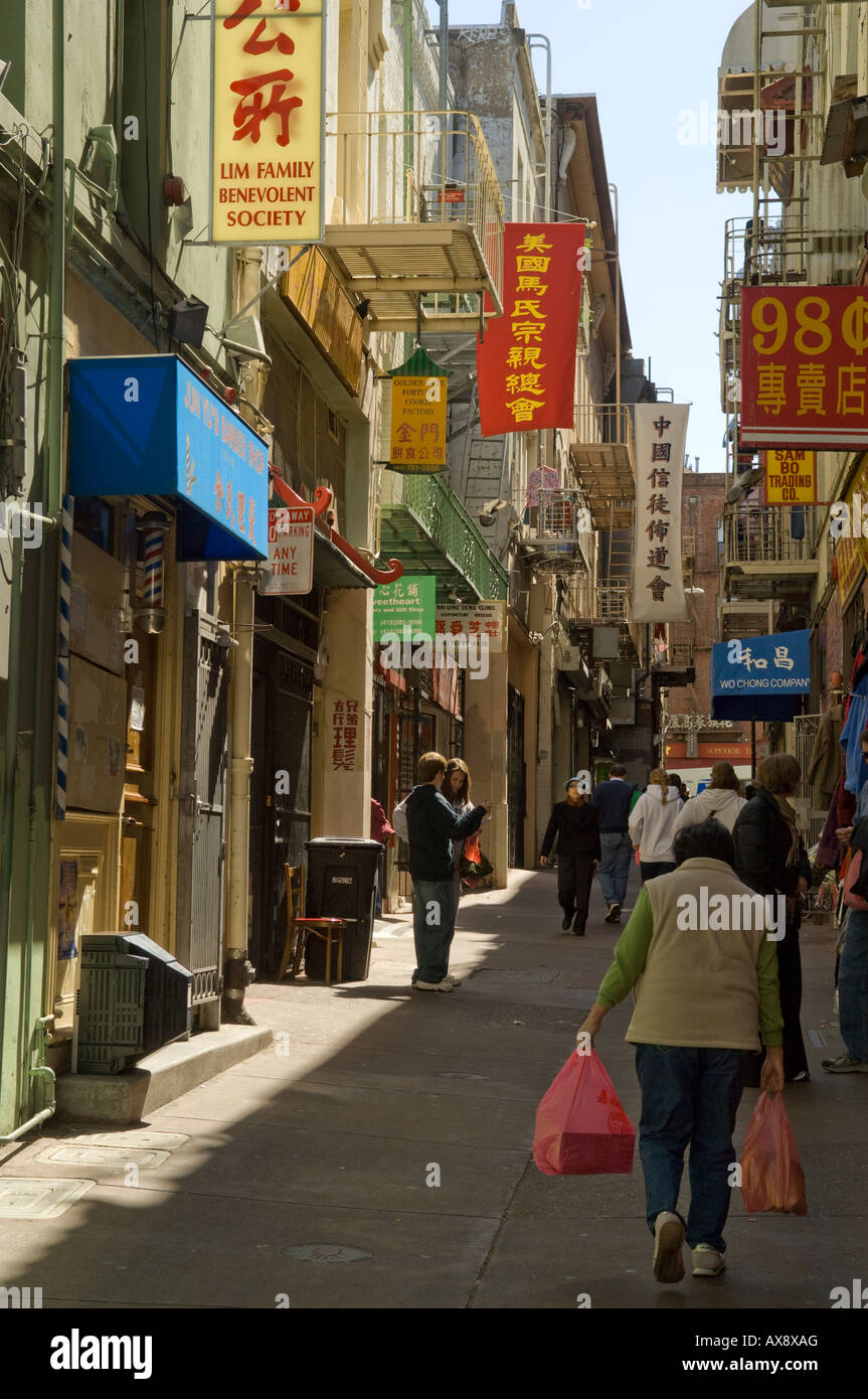 Chinatown alley san francisco hi-res stock photography and images - Alamy