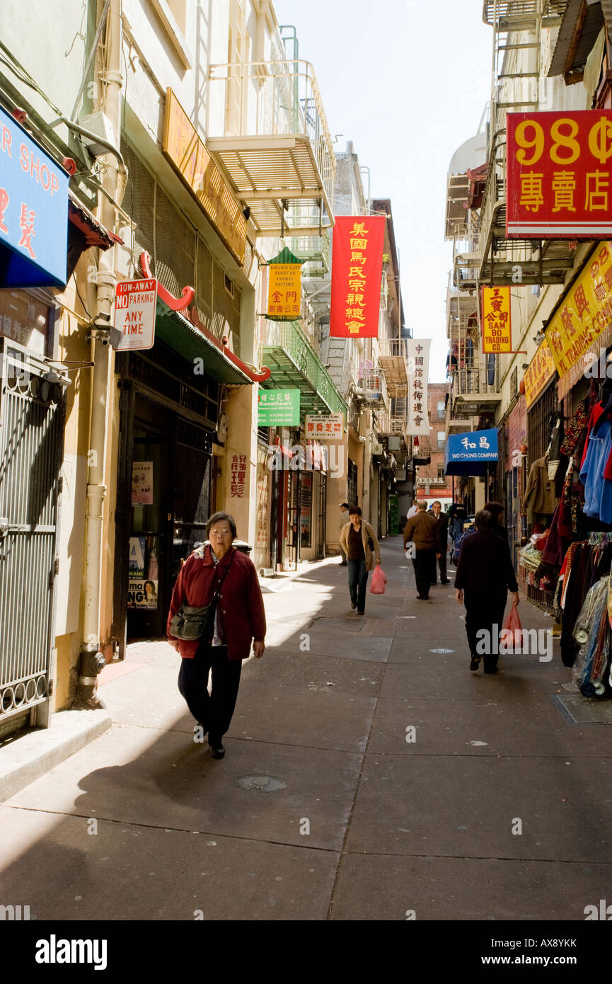 Chinatown alley san francisco hi-res stock photography and images - Alamy