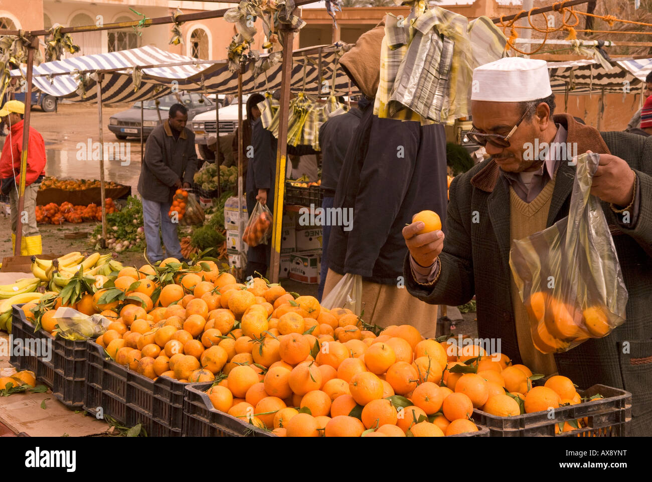 Weekly Tuesday market near the Old City Ghadames Libya Stock Photo - Alamy