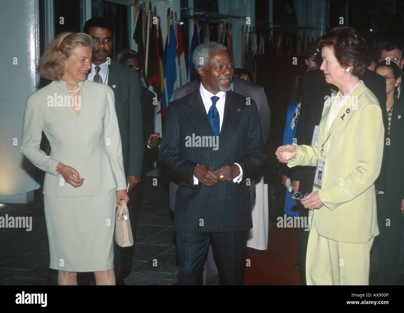 Kofi Annan with Nane Maria Annan and Mary Robinson Stock Photo - Alamy