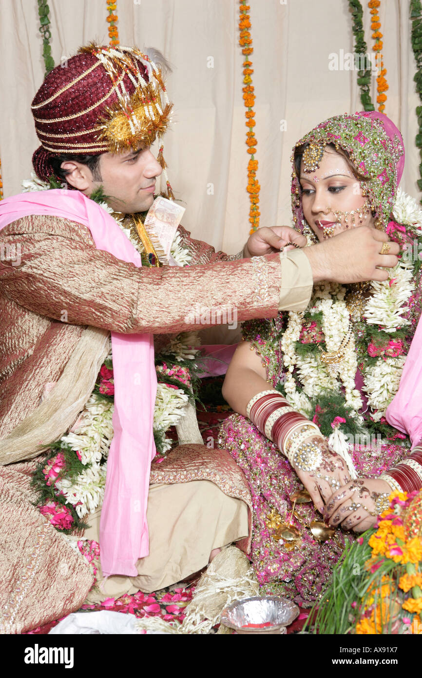 Bride groom getting married Stock Photo - Alamy