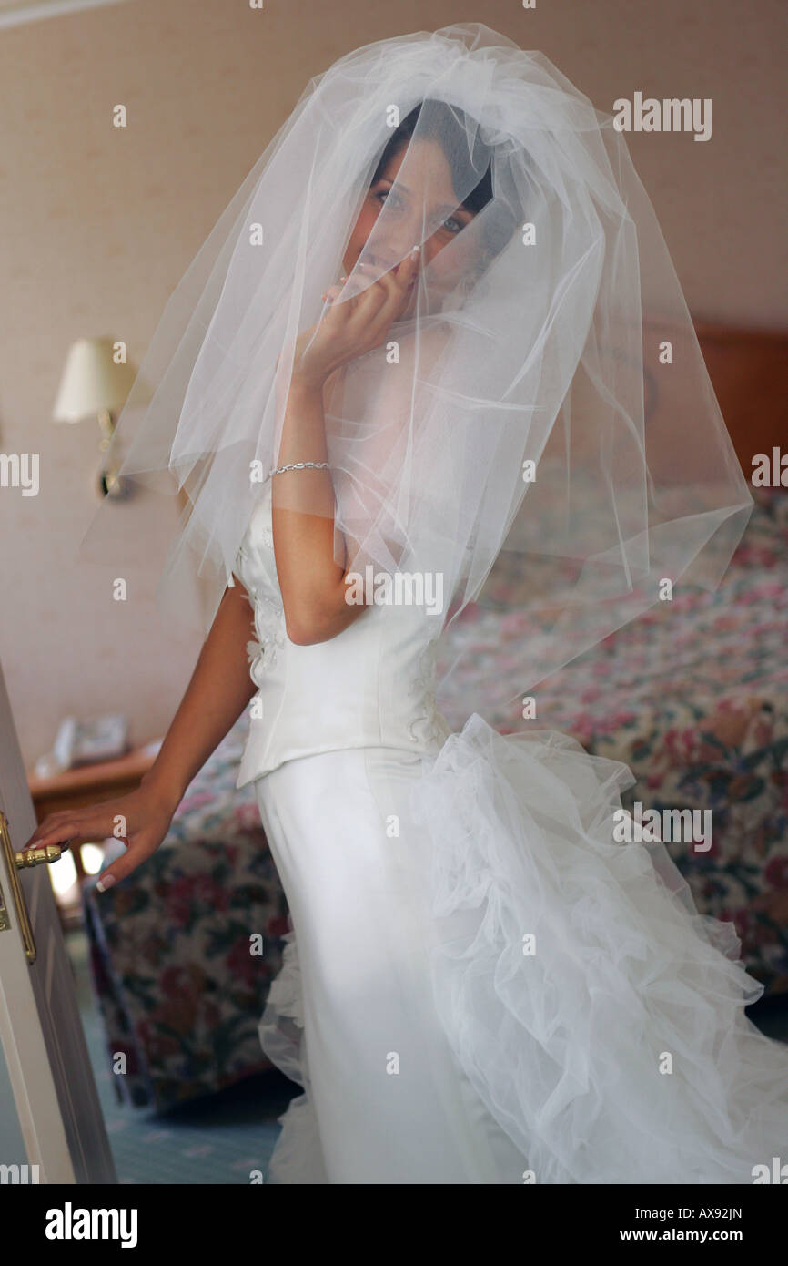 The veiled bride hi-res stock photography and images - Alamy