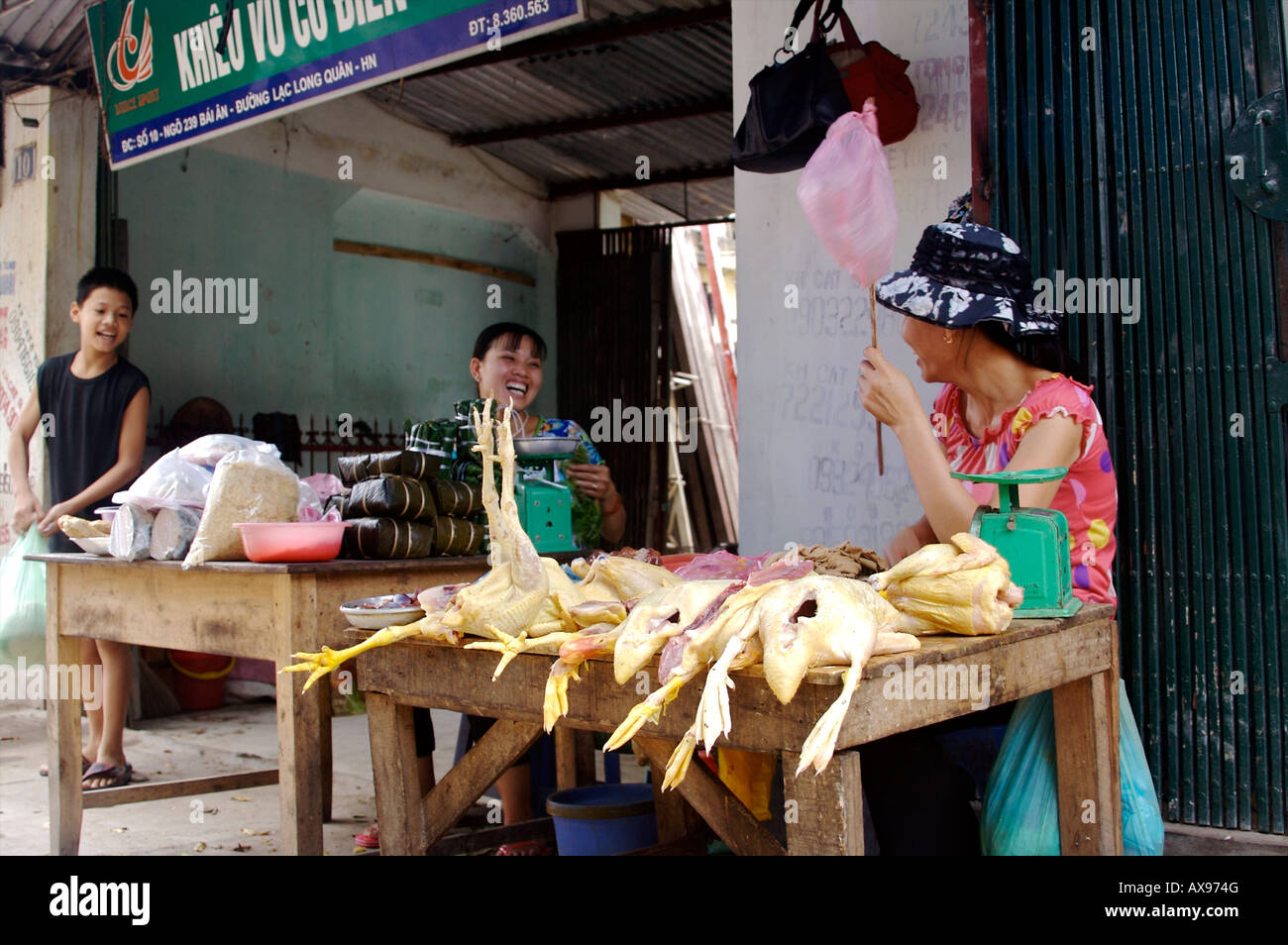 Lac long quan hanoi hi-res stock photography and images - Alamy