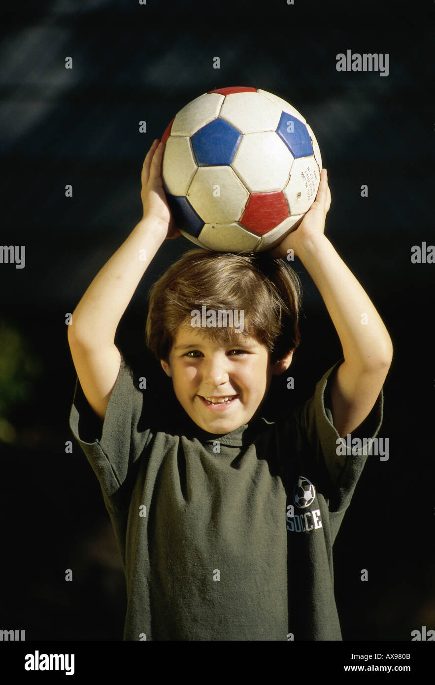 Child head ball balance hi-res stock photography and images - Alamy