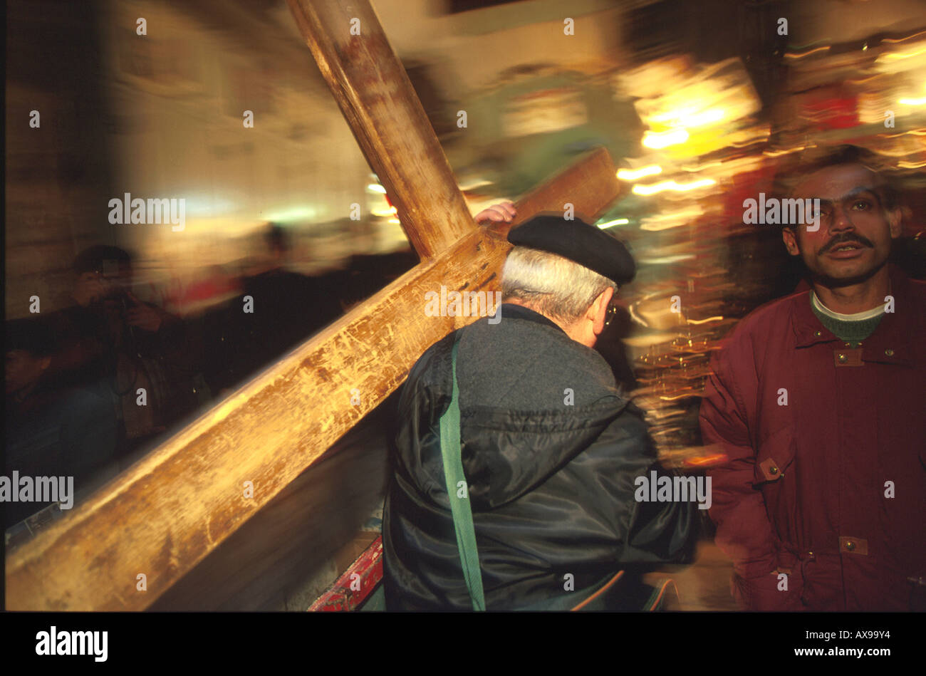 Man carrying a cross, Crucifix, Via Dolorosa, Israel Stock Photo - Alamy