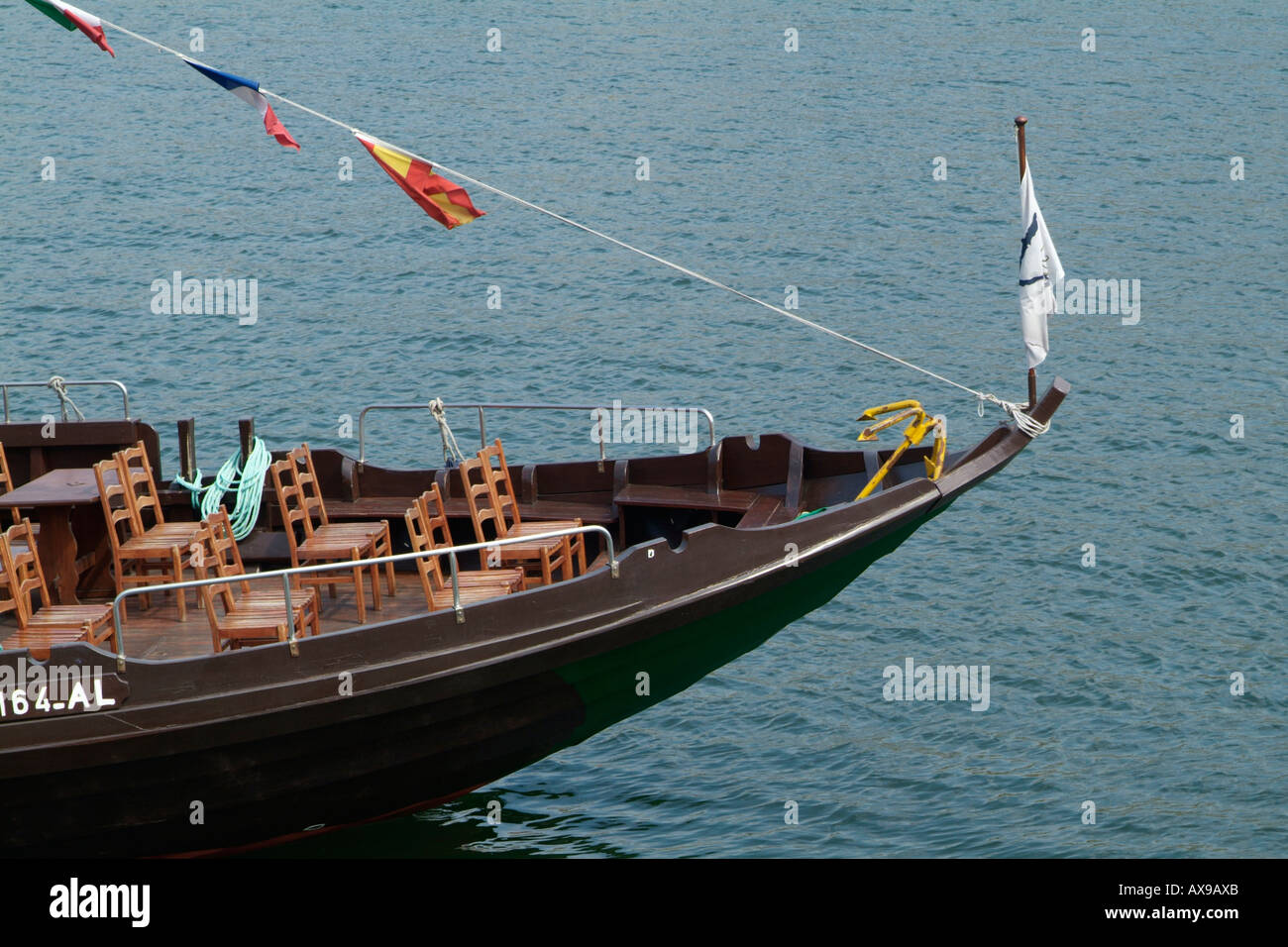 Port and wine porto barge and barrels hi-res stock photography and ...
