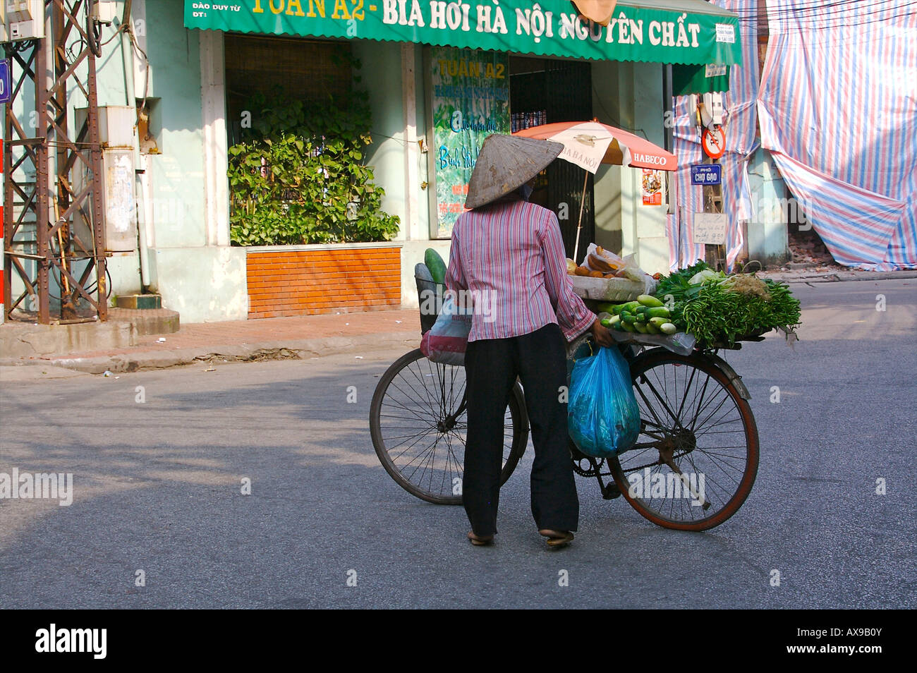 Lac Long Quan Market Stock Photo - Alamy