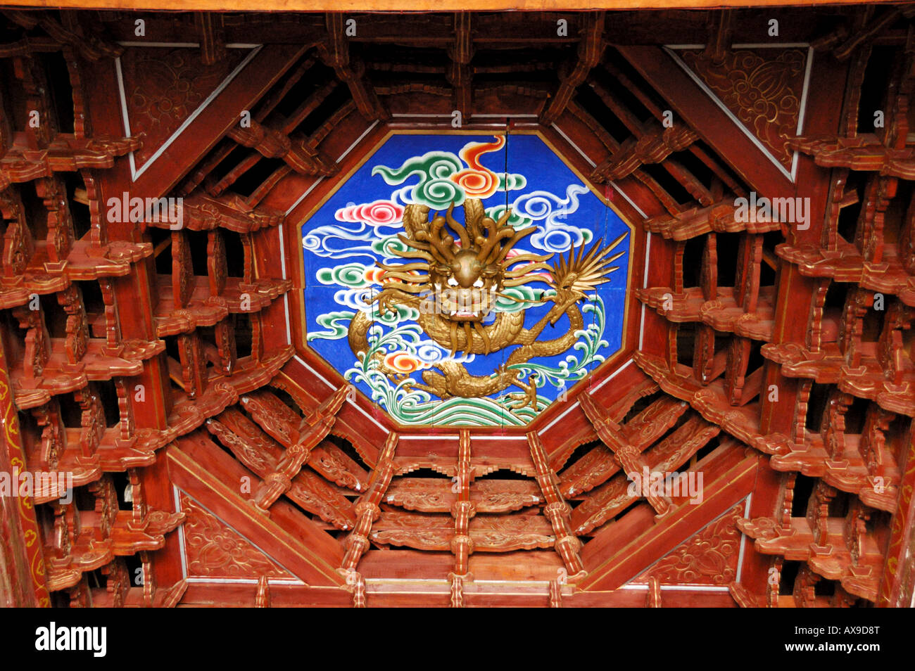 Traditional dragon painting on ceiling hi-res stock photography and ...