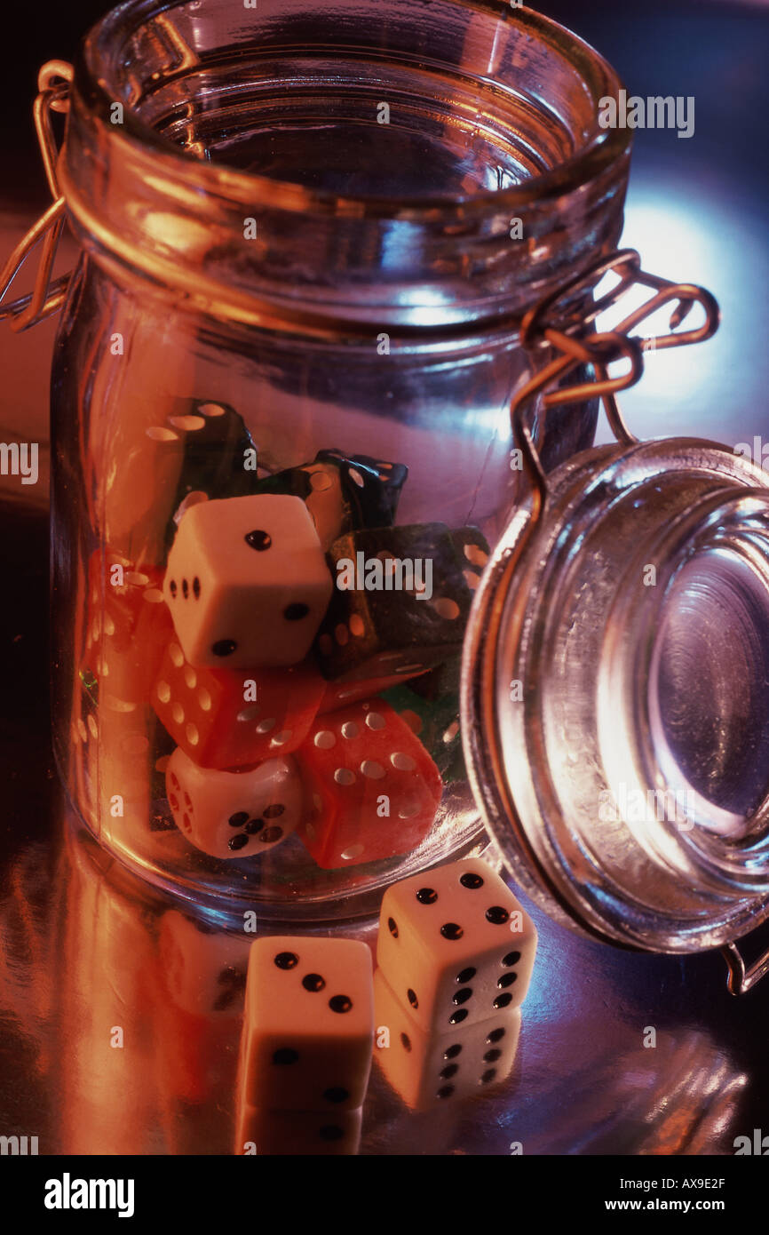 Dice with lid hi-res stock photography and images - Alamy