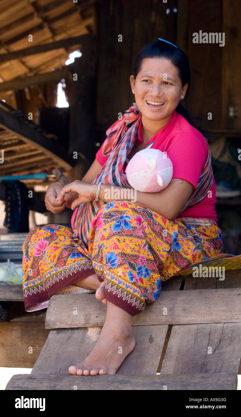 Lisu tribe woman hi-res stock photography and images - Alamy