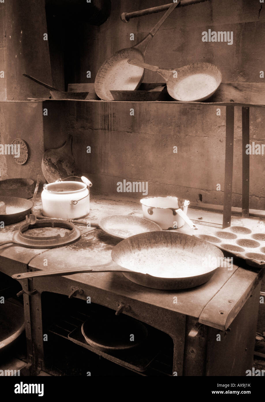 Kitchen wreckage hi-res stock photography and images - Alamy