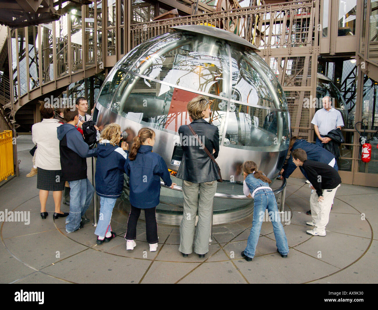 Visitors at the Eiffel tower Stock Photo - Alamy
