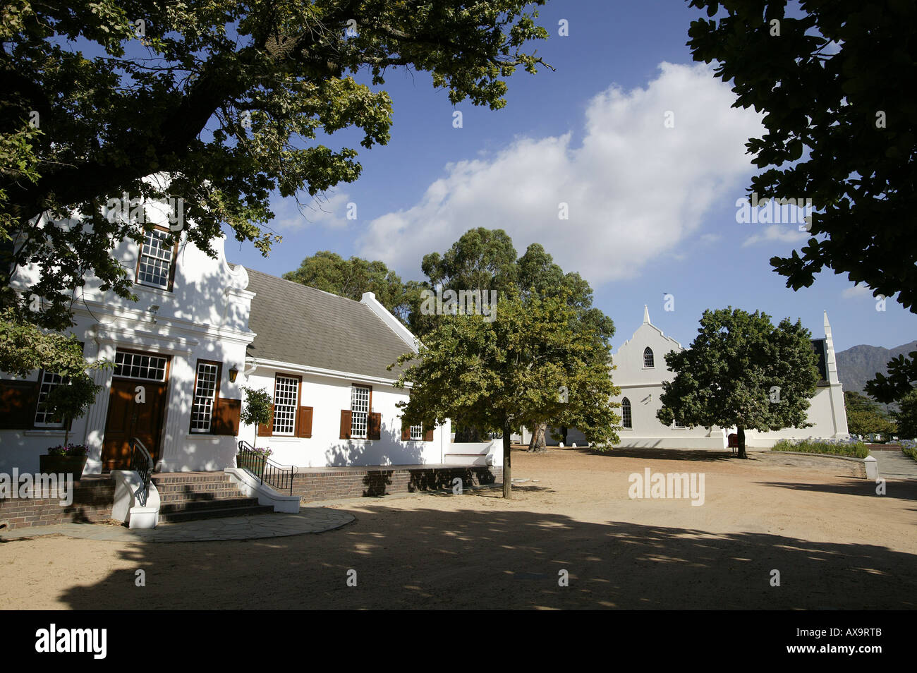 Dutch colonial house rural hi-res stock photography and images - Alamy