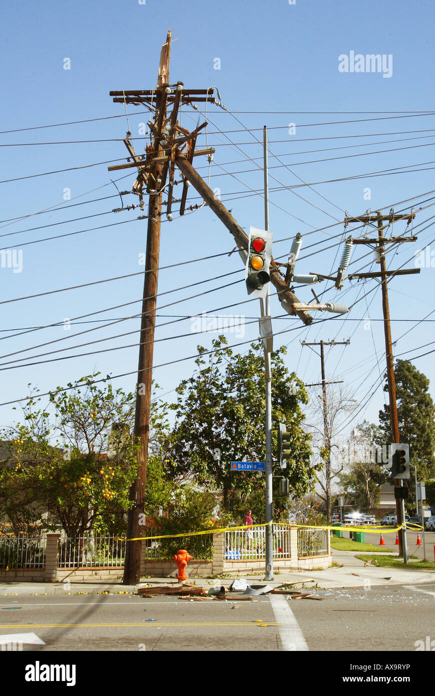Damage to trees, power poles, homes in heavy windstorm, Southern ...