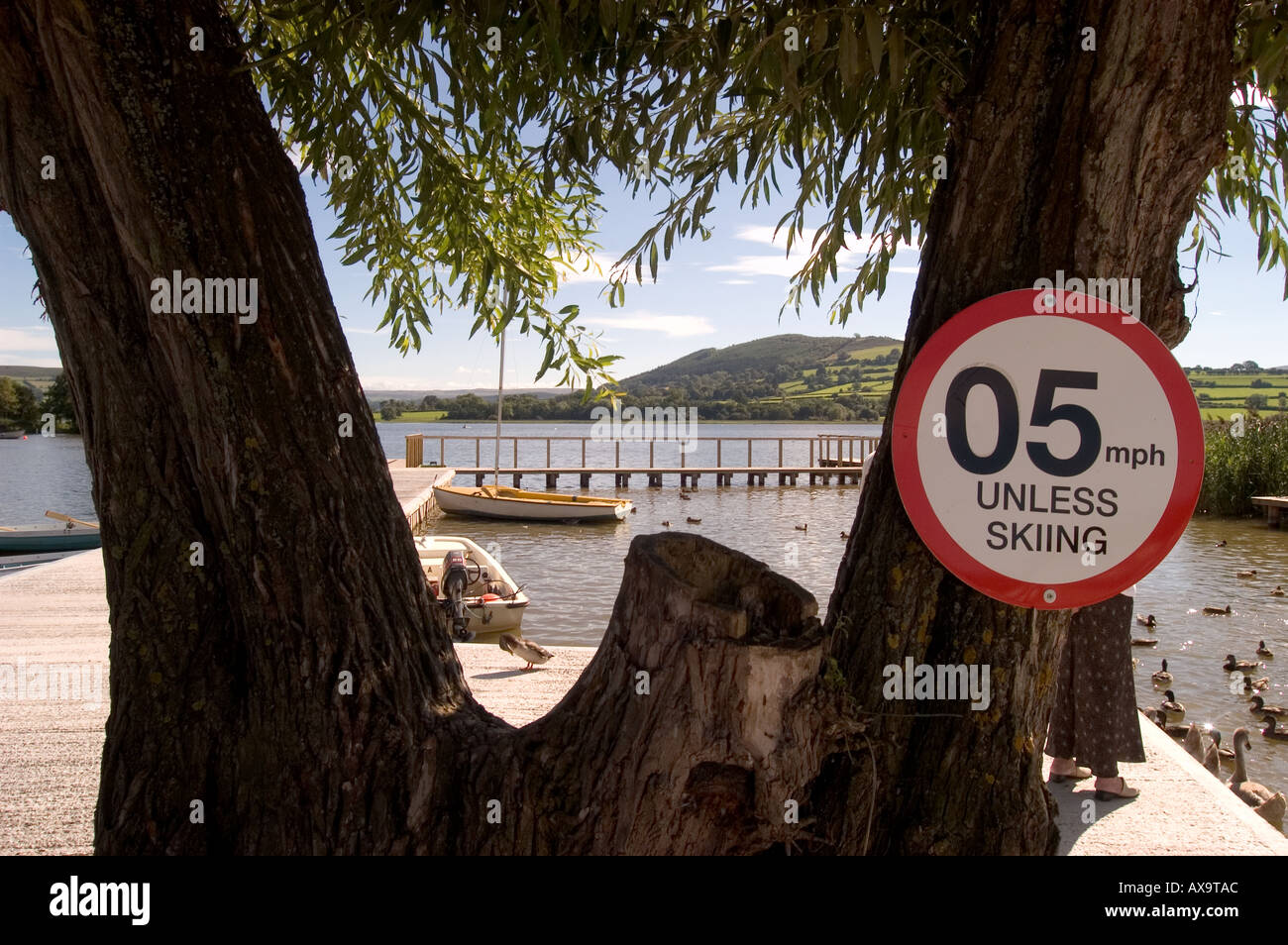Speed limit for boats hi-res stock photography and images - Alamy