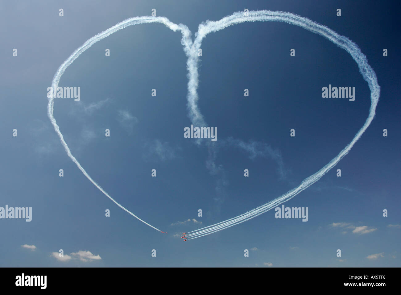 Royal Air Force Hawk T1A aerobatic display team Red Arrows at RIAT 2005 ...